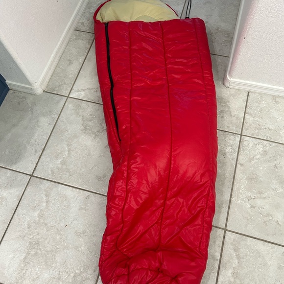 L.L. Bean | Other | Ll Bean Vibrant Red Sleeping Bag Hollofil Beans ...
